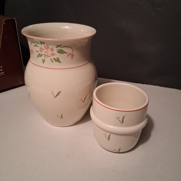 Teleflora | Accents | Vintage Teleflora Carafe Cream With Pink Flowers ...